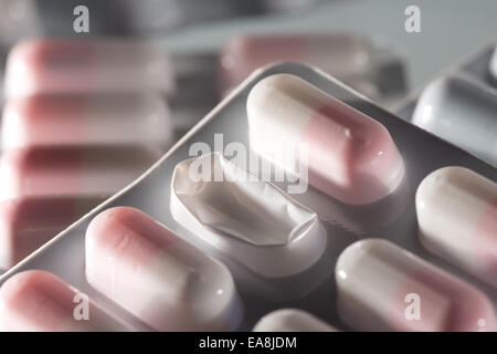 kapake paracetamol pain killer tablets foil blister pack Stock Photo ...