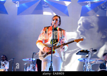 BARCELONA - MAY 29: Arcade Fire (indie rock band) performs at Heineken ...