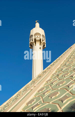 Kuwait City, Grand Mosque and Al Hamra building, tallest in Kuwait ...