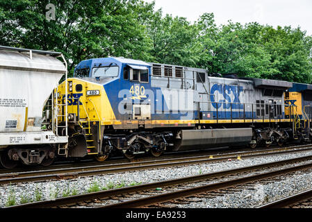 CSX Locomotives GE AC44-CW No 255 and GE C40-8W-6 No 7819, Curtis Bay ...