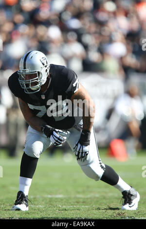 Oakland Raiders tackle Donald Penn (72) goes up against Detroit Lions ...