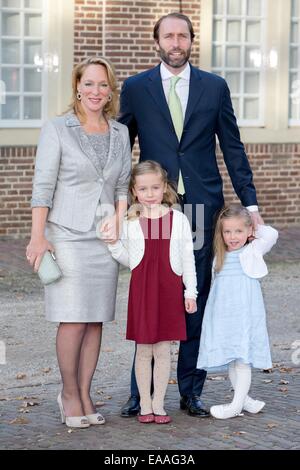 (L-R) Paola ten Cate, Tjalling ten Cate, Julia ten cate and Princess ...