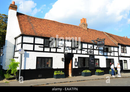 14th century Bel and The Dragon Pub, High Street, Cookham, Berkshire ...