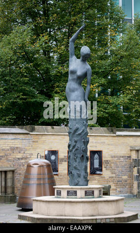 Angel on Earth Sculpture by Edith Breckwoldt at St. Nicholas Church ...