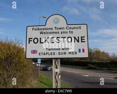 Welcome to Folkestone sign Stock Photo - Alamy