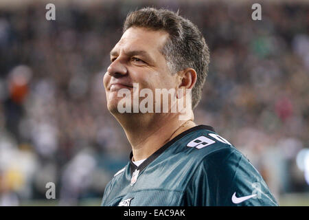 November 10, 2014: ESPN host Mike Golic waves to the crowd while ...