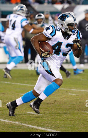 Carolina Panthers running back Fozzy Whittaker (43) runs against the ...