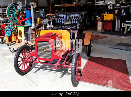 1907 REO Speedwagon automobile Stock Photo - Alamy