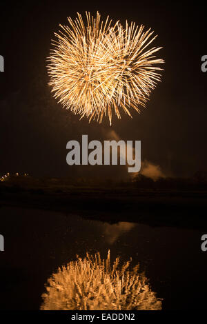 fireworks display bonfire night 2014 exploding firework Stock Photo - Alamy