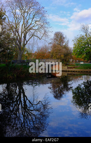 Bedford Lock on the River Great Ouse Stock Photo - Alamy