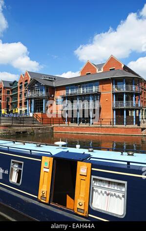 Buildings along the Nottingham and Beeston Canal, Castle Wharf ...