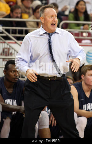 November 14, 2014: New Hampshire Wildcats guard Jaleen Smith (0 ...