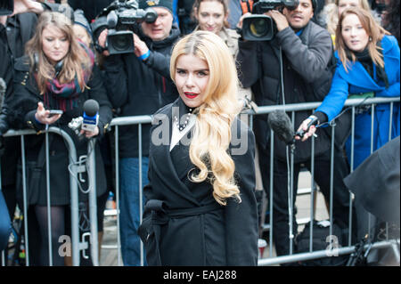 Basing Street, London, UK. 15th November 2014. Artists arrive at Sarm ...