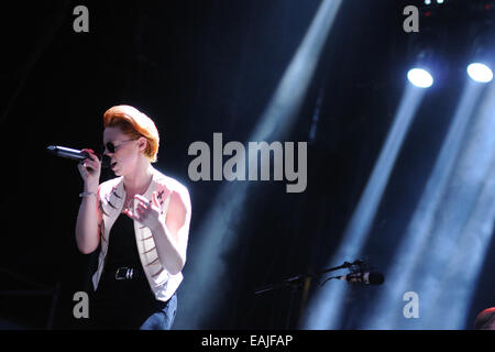 La Roux singer Elly Jackson and Kanye West Paris Fashion Week Fall ...