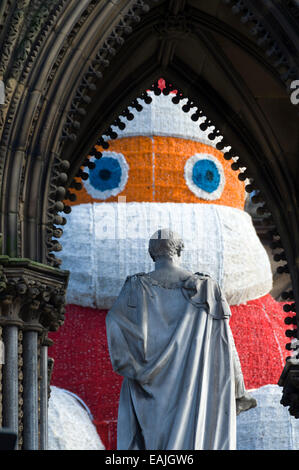 Albert memorial statue , Albert Square Manchester Stock Photo - Alamy