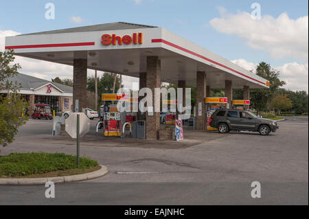 Shell Circle K Gasoline Station in The Villages, Florida USA Stock ...