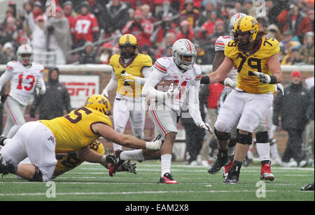 Ohio State offensive lineman Jonah Jackson runs a drill at the NFL ...