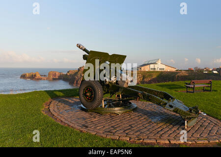 25 POUND FIELD GUN, HOWITZER, DUNBAR, SCOTLAND Stock Photo - Alamy