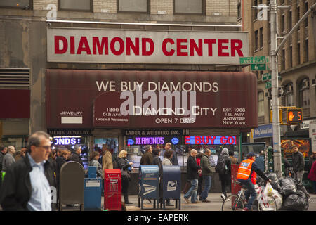 47th Street known as the "Diamond District " between 5th and 6th ...