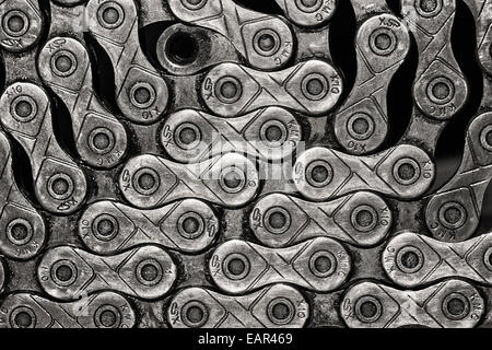 movable steel iron bush outer inner roller chain plate with shiny links ...