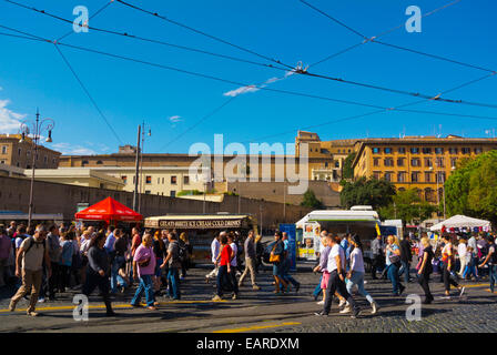 Piazza del Risorgimento, Borgo district, Rome, Italy Stock Photo - Alamy