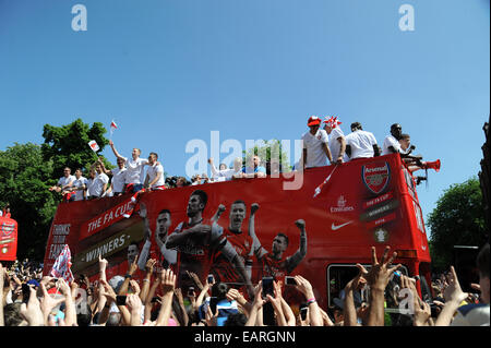 Scenes at the Arsenal FA Cup Victory Parade in North London Featuring ...