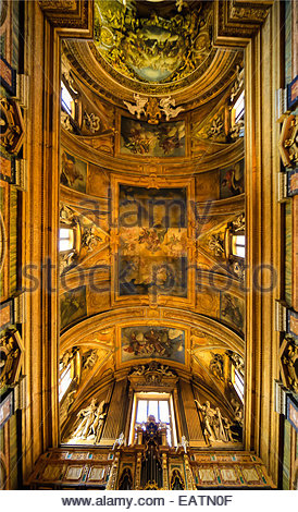 Wide angle view of "barrel vaulted" ceiling of Church of Gesu e Maria ...
