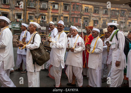 Warkari gathering in Mumbai, India Stock Photo - Alamy