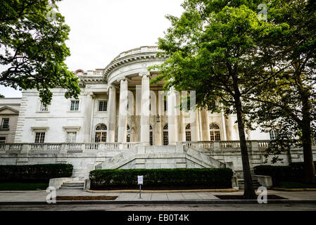Memorial Continental Hall, National Headquarters of DAR - View of ...