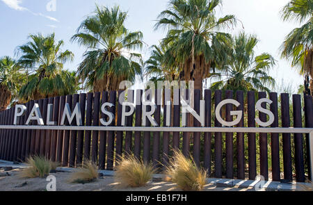 Palm Springs welcome sign Stock Photo - Alamy
