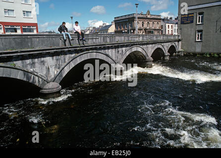 Bridge over the River Garavogue, Sligo City, Co Sligo, Ireland Stock ...