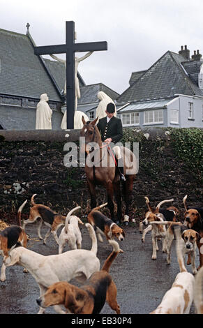 FOX HUNTING IN COUNTY KILKENNY, IRELAND Stock Photo - Alamy