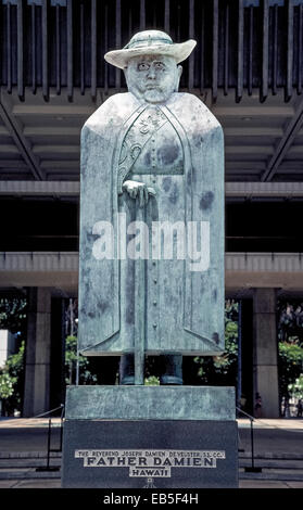 Father Damien statue Stock Photo - Alamy