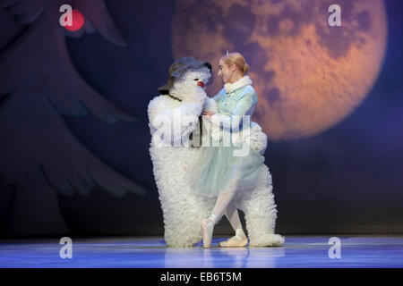 Martin Fenton & Caroline Crawley in a duet from "The Snowman" at the ...