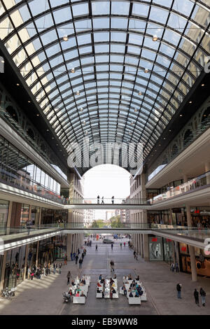 Shopping mall atrium Stock Photo - Alamy