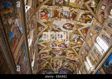 Michelangelo fresco in The Sistine Chapel, Vatican Stock Photo: 58705335 - Alamy