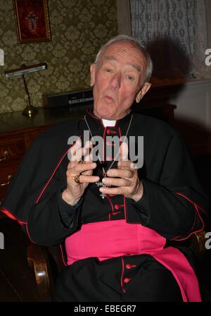 Father Ted's Father Jack actor Frank Kelly dons his priestly robes once ...
