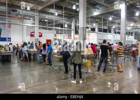 Costco big box shopping in Brooklyn NY Stock Photo - Alamy
