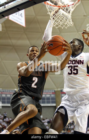 Storrs, Connecticut, USA. 30th Nov, 2014. Texas Longhorns guard Javan ...