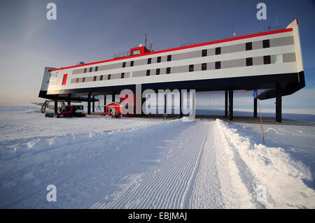 German Antarctic research station Neumayer 3, Antarctica Stock Photo - Alamy