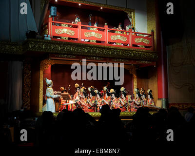 Female Peking opera performers, Beijing, China Stock Photo: 41919944 ...