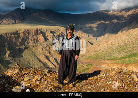 Kurdish shepherd, Ahmed Awa, Iraqi Kurdistan, Iraq Stock Photo - Alamy