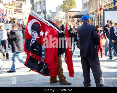 Ottoman Empire Flag, Turkish Republic Flag Stock Photo - Alamy