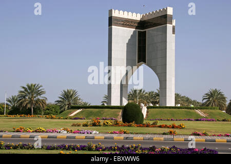 Oman, roundabout at coast road Stock Photo - Alamy