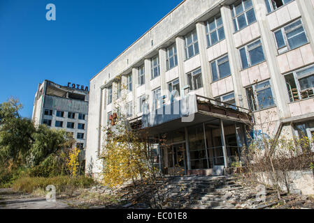 City administration building (front) and Polesie (Woodland) Hotel in ...