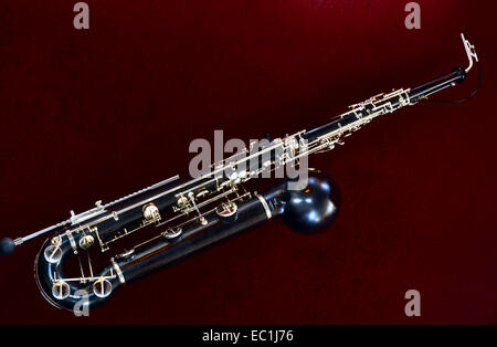 Lupophon by Wolf, a new and improved bass - baritone - baryton oboe, a ...