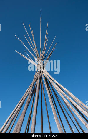 Habitat Structure of a traditional native tipi Waswanipi reservation ...