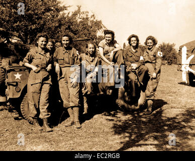 US Army WW2. US Army nurses in field training Stock Photo - Alamy