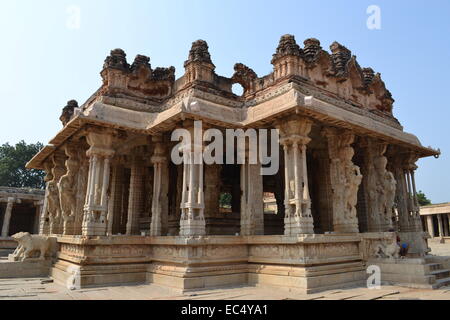 Mantapa @ Vittala temple complex @ Hampi - UNESCO World Heritage site ...