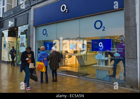 UK Mobile Phone High Street Retailer O2, Closed Due To Coronavirus ...